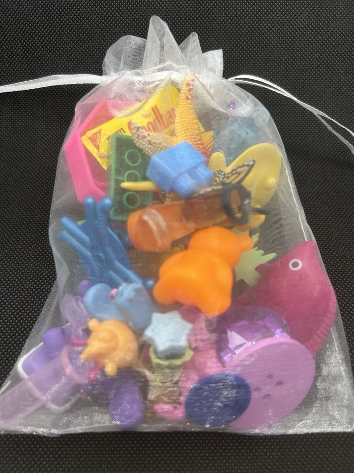 Lot of 30 Tiny Trinket Toys, Color Themed Teacher Prizes iSpy Gift bags ...