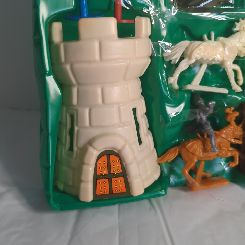 VTG 80s 90s KNIGHTS & WEAPONS 50-Piece Playset KB Toys 9638 W Horses In ...