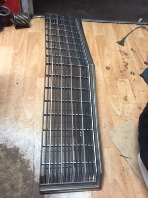 HOLDEN HZ STATESMAN TOP FRONT GRILL GM CHROME GENUINE | eBay