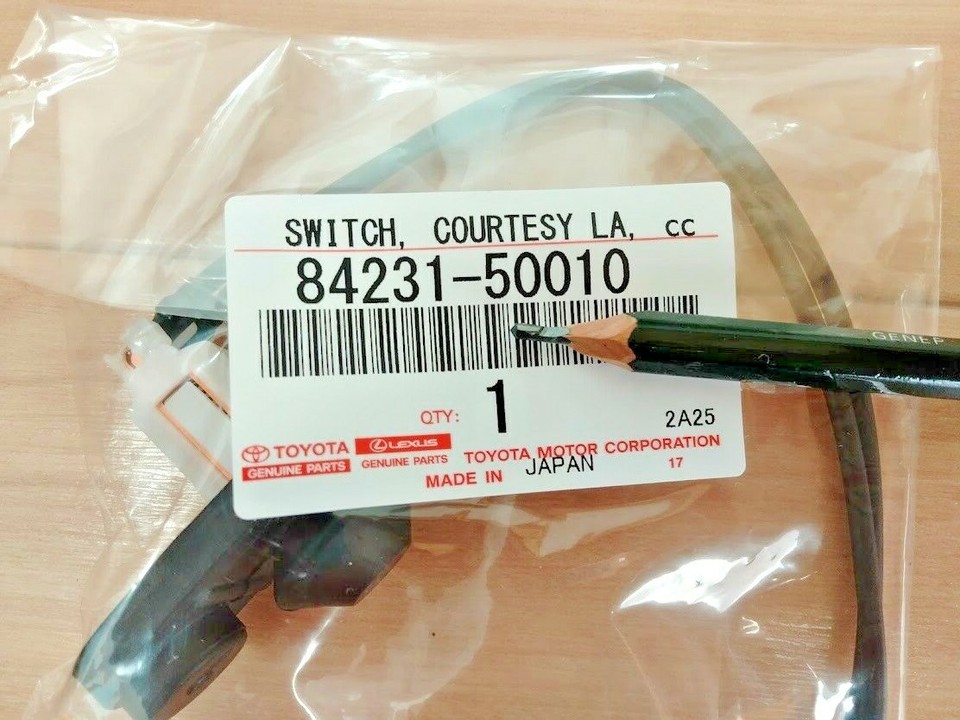 Toyota Genuine OEM Courtesy Lamp Switch MR2 SW20 LS400 UCF10 84231 ...