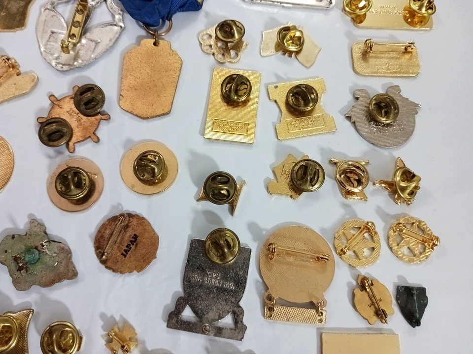 Vintage Hat Lapel pins. Untested Mixed metals treasure hunt. some ...