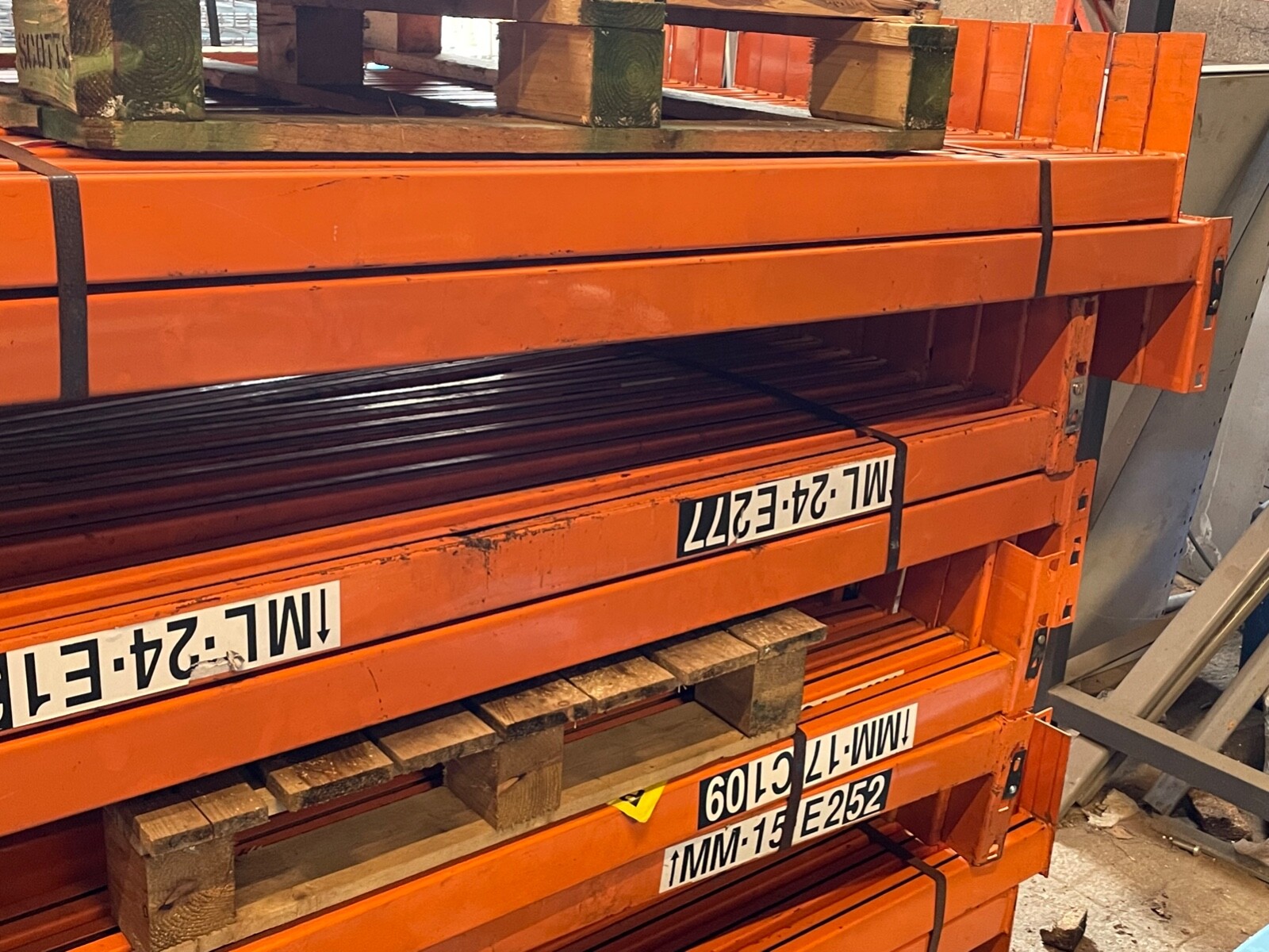 Heavy duty pallet racking shelving warehouse DEXION SPEEDLOCK BEAMS ...