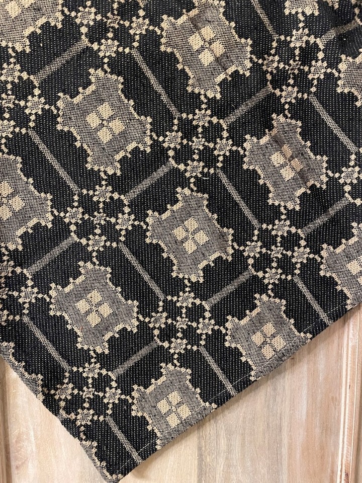 New Primitive BLACK LOVERS KNOT TABLE SQUARE Coverlet Tablecloth Topper ...
