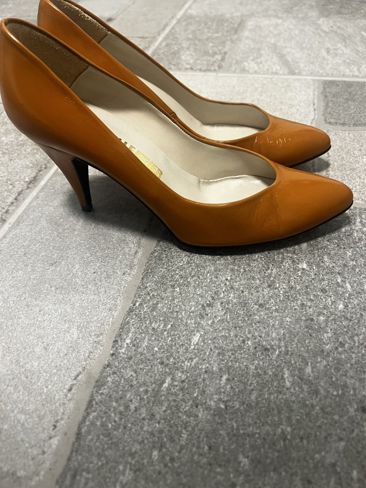 Sergio Zelcer Spanish Leather Cognac Pointed Toe Pumps | Vintage | eBay