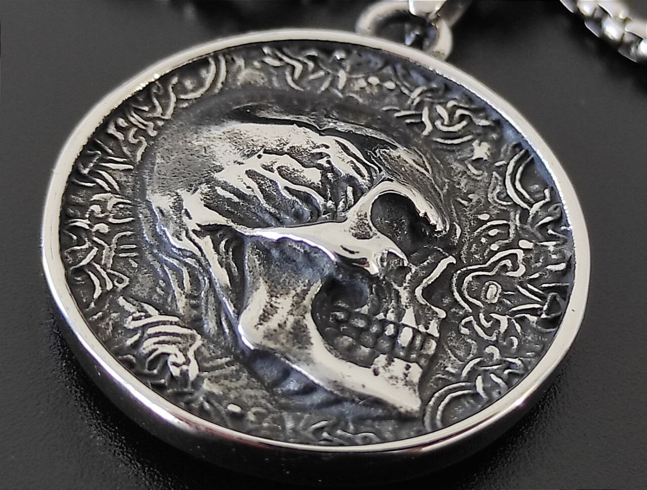 2 Seiten Skull Totenkopf Anhänger Münze Edelstahl Halskette Herren ...