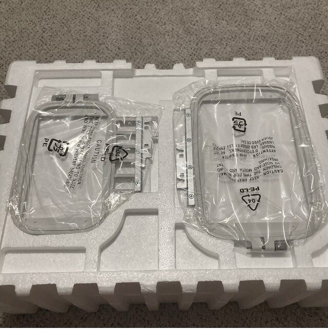 Singer Quantum Futura CE-200 Embroidery Unit & 2 Hoops Sewing Machine ...