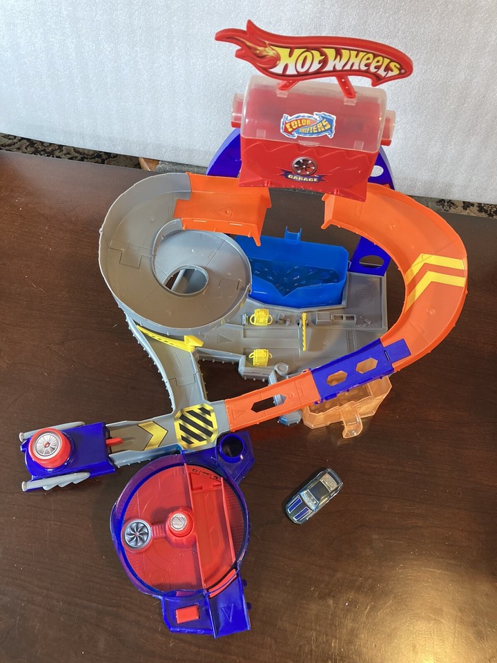 Hot Wheels Color Shifters Custom Color Shop Racetrack Set + Color ...