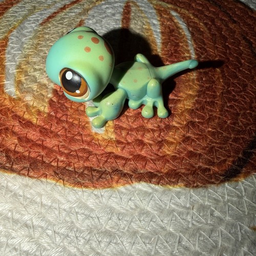 Authentic Littlest Pet Shop (LPS) Gecko #111. Great Condition. No ...
