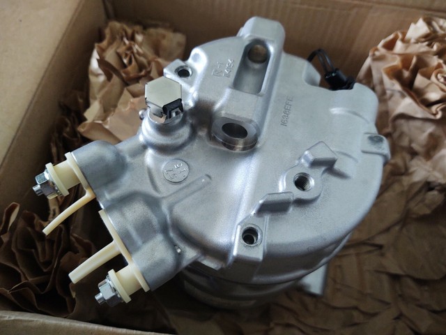 LR112585 Compressor Air Conditioning Land Rover Evoque Pure Year 2011 ...