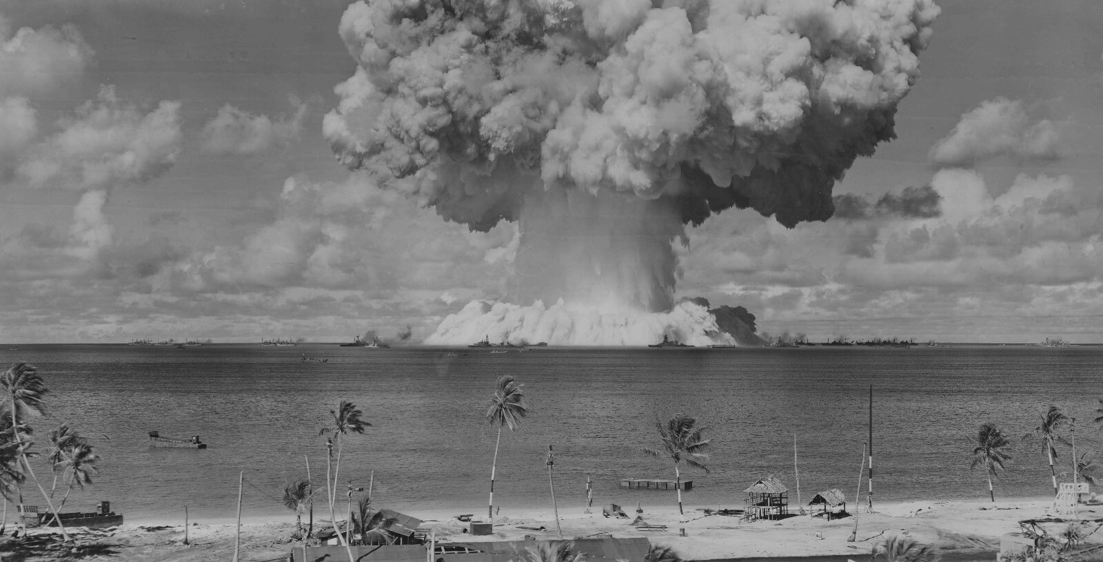 ANTIQUE JULY 1 1946 BAKER NUCLEAR BOMB ORIGINAL PHOTOGRAPH BIKINI ATOLL ...