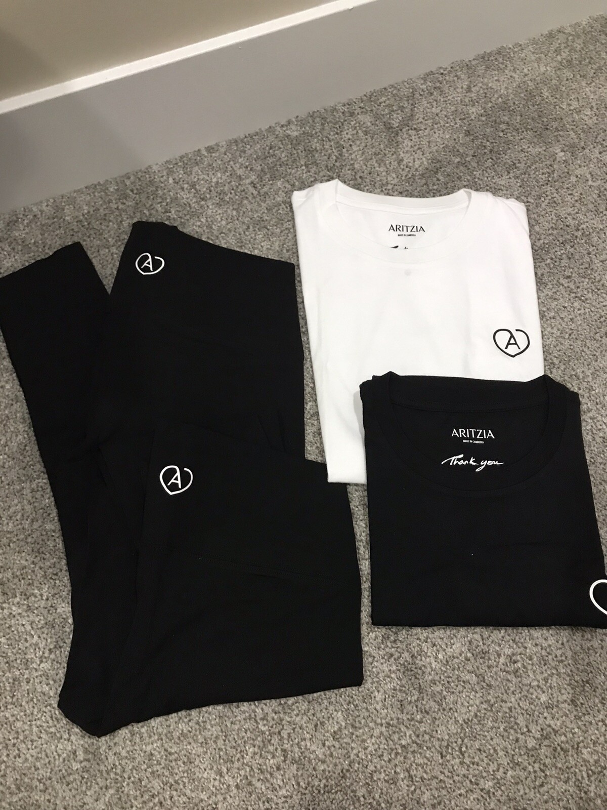 Aritzia Package Tour T-shirt And Leggings Set Size Medium | eBay