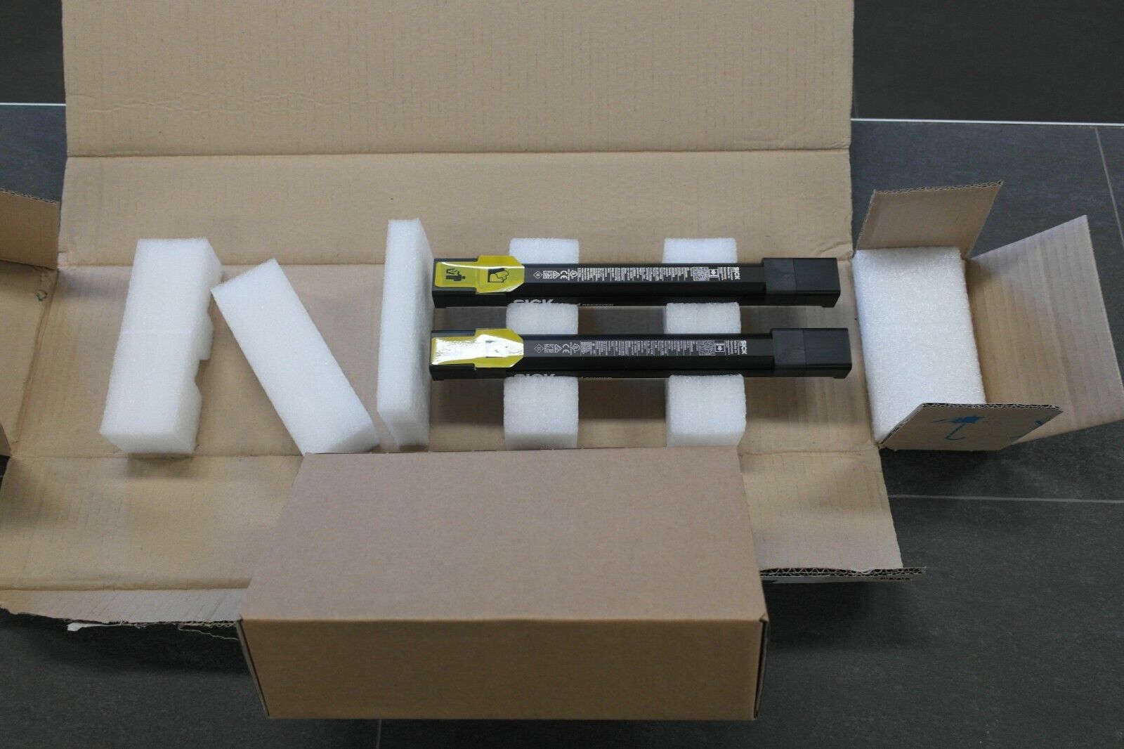 SICK c4p-EA03030A00 / C4P-SA03030A00 Sender + receiver detec 4 new ...