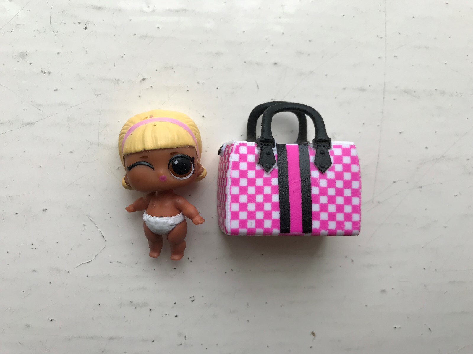 LOL SURPRISE DOLLS LIL SISTERS DRAG RACER BABY SERIES EYE SPY TOY ...