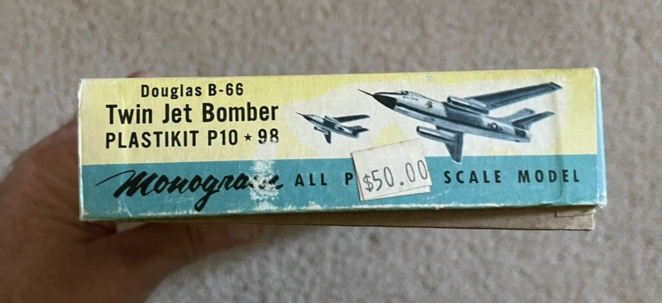 Monogram Douglas B-66 USAF Twin Jet Bomber Model Kit P10-98 1955 ...