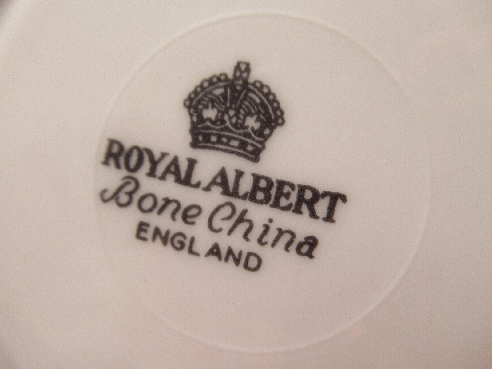 ROYAL ALBERT ENG CHINA TEA CUP&SAUCER WHITE WI PINK ROSES HEAVY GOLD ...