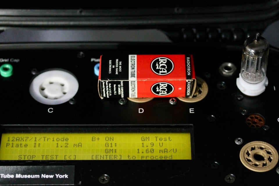 1950's RCA USA 12AX7 ECC83 LONG-BLACK-PLATE D-GETTER MUSEUM CERTIFIED ...