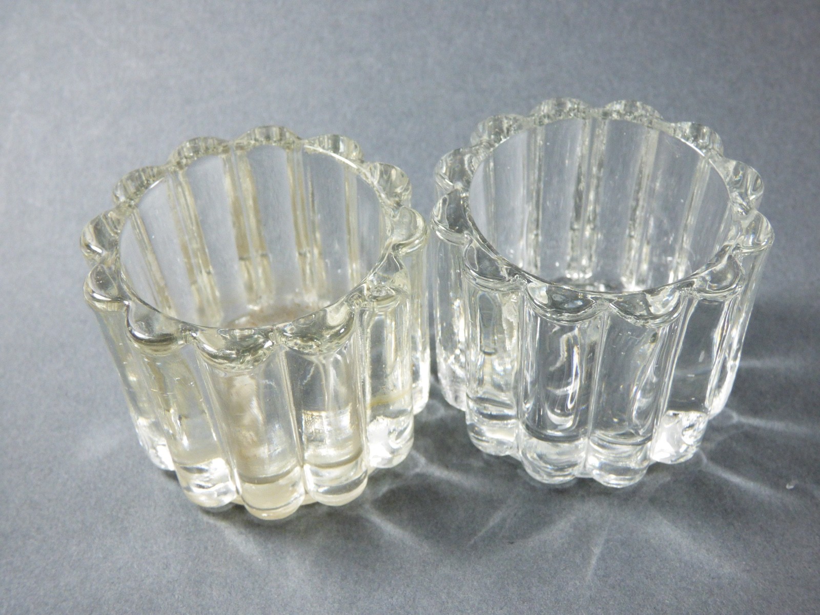 VTG SET OF 2 CLEAR GLASS RIBBED INDIVIDUAL OPEN SALT BOWL CELLAR JARS ...