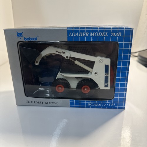 Bobcat 743B Skid-Steer Loader - Old Style - Clover 1:19 Scale Model ...