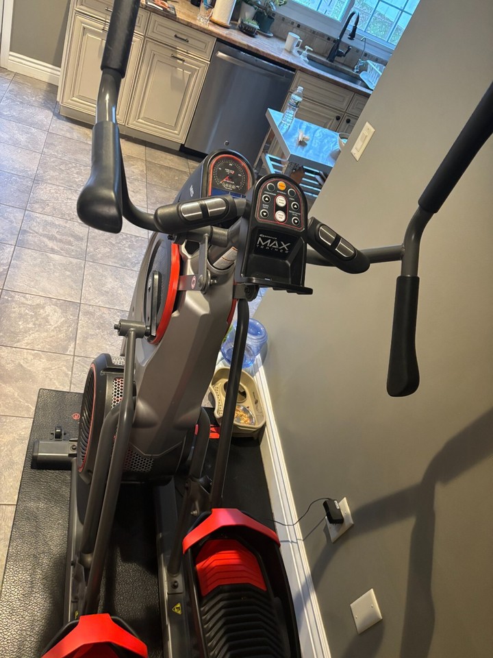Bowflex Max Trainer M5 Elliptical Machine, power cord and mat included ...