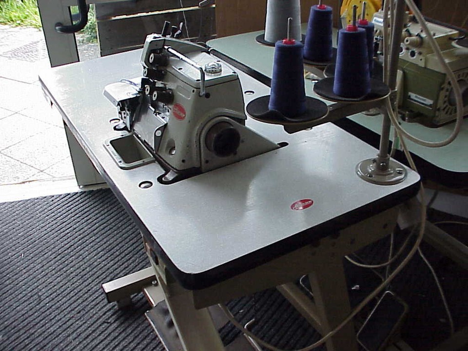 BROTHER INDUSTRIAL SEWING MACHINE 3 or 5 THREAD OVERLOCKER with light ...
