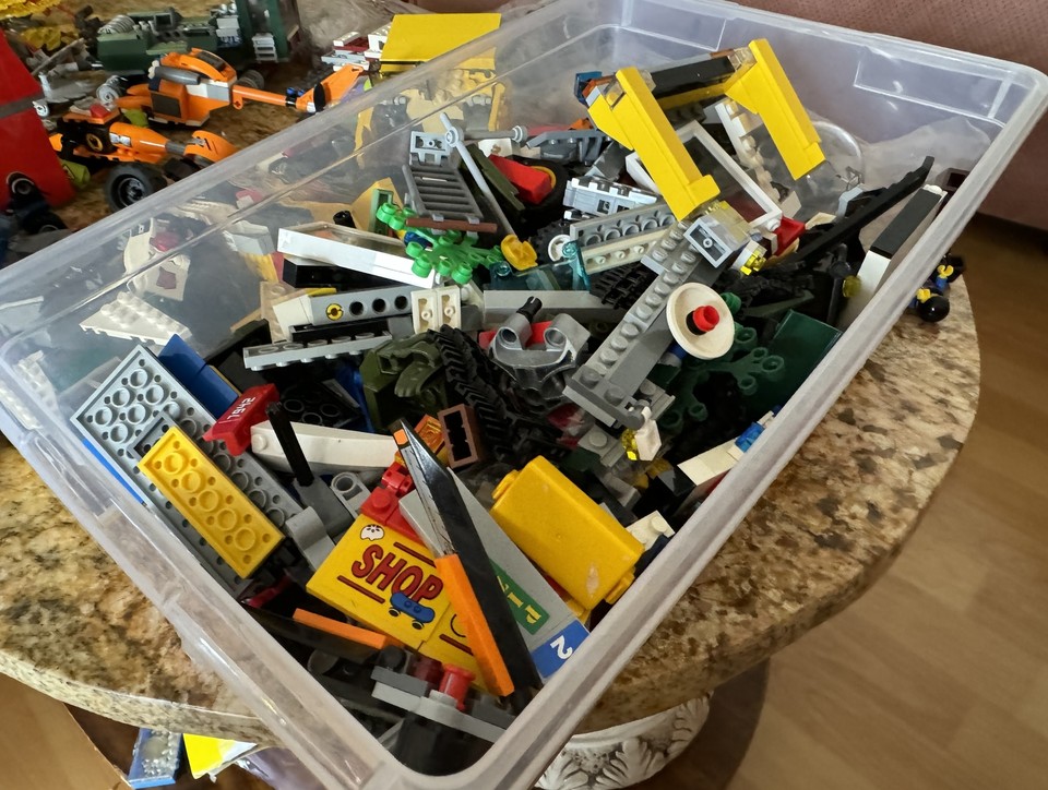Large Collection Assorted Children's LEGO Bin Bricks Pieces Parts ...