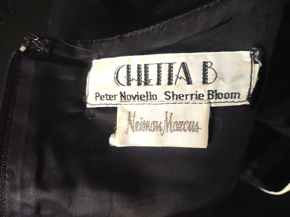 VTG Chetta B Neiman Marcus Peter Noviello Sherri Black/white Pencil ...