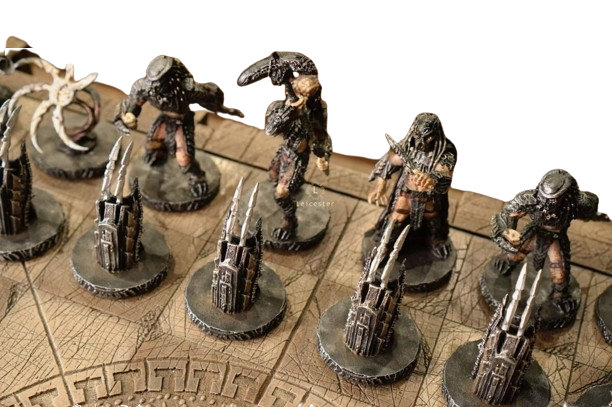 Sota Hot Toys Avp Alien Vs Predator Chess Set With Box Diecast Metal ...