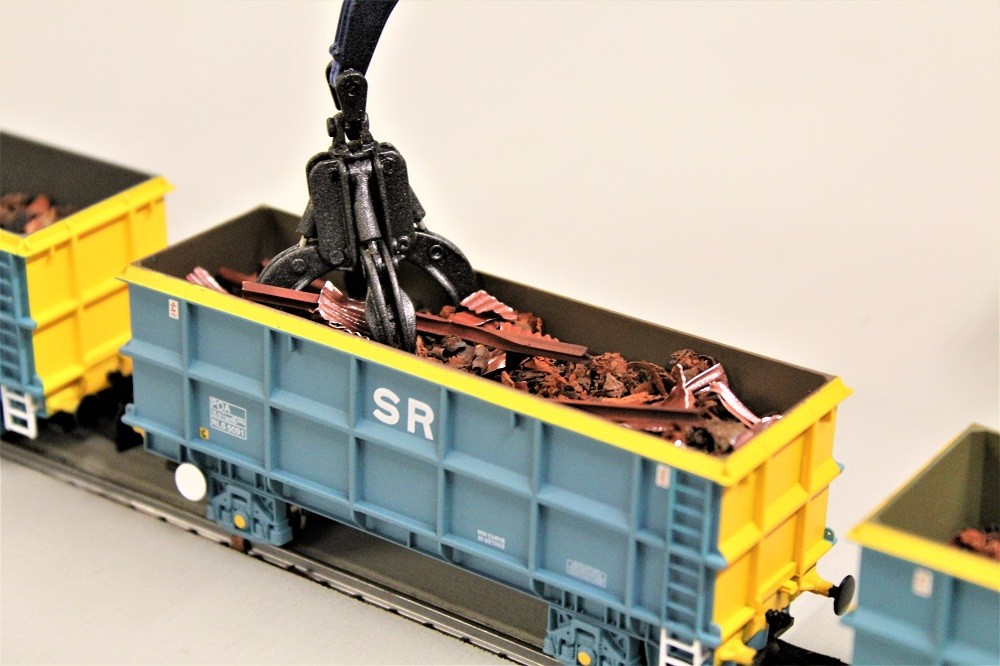 BULKSCENE - MODEL SCRAP RUSTY CORRUGATED TORN PIECES - WAGON LOAD - OO ...