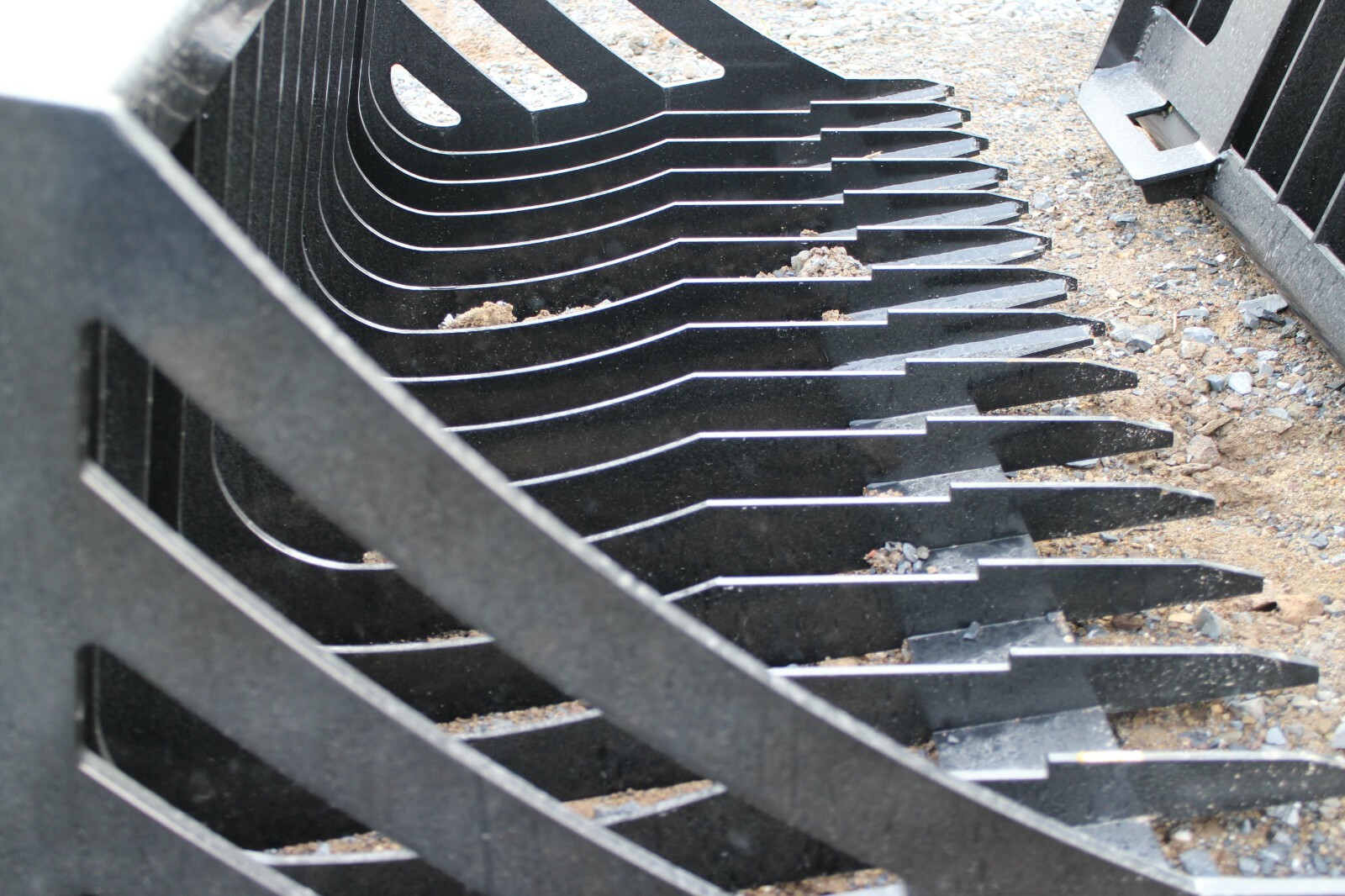 48" Virnig Rock / Skeleton Bucket for Sub Compact Tractors. SSQA Kubota ...