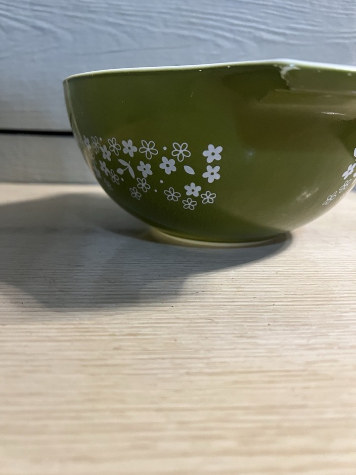 Vintage Pyrex 442 Spring Blossom Green Crazy Daisy Cinderella Mixing ...