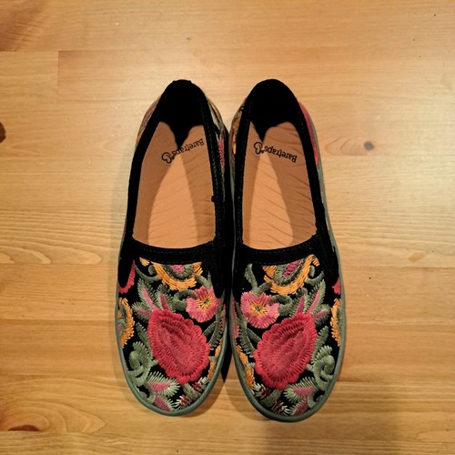 BareTraps Beech Floral Bonaire Embroidered Shoes Black WOMENS Size 5 1 ...