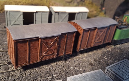 OO9/009 Closed Goods Vans - Welshpool & Llanfair Narrow Gauge Railway ...