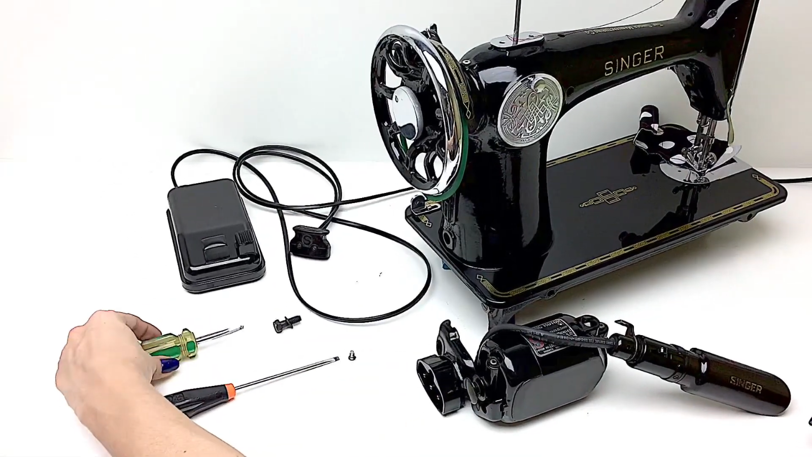 SINGER SIMANCO Sewing Machine Motor Light & Pedal Serviced & Restored ...