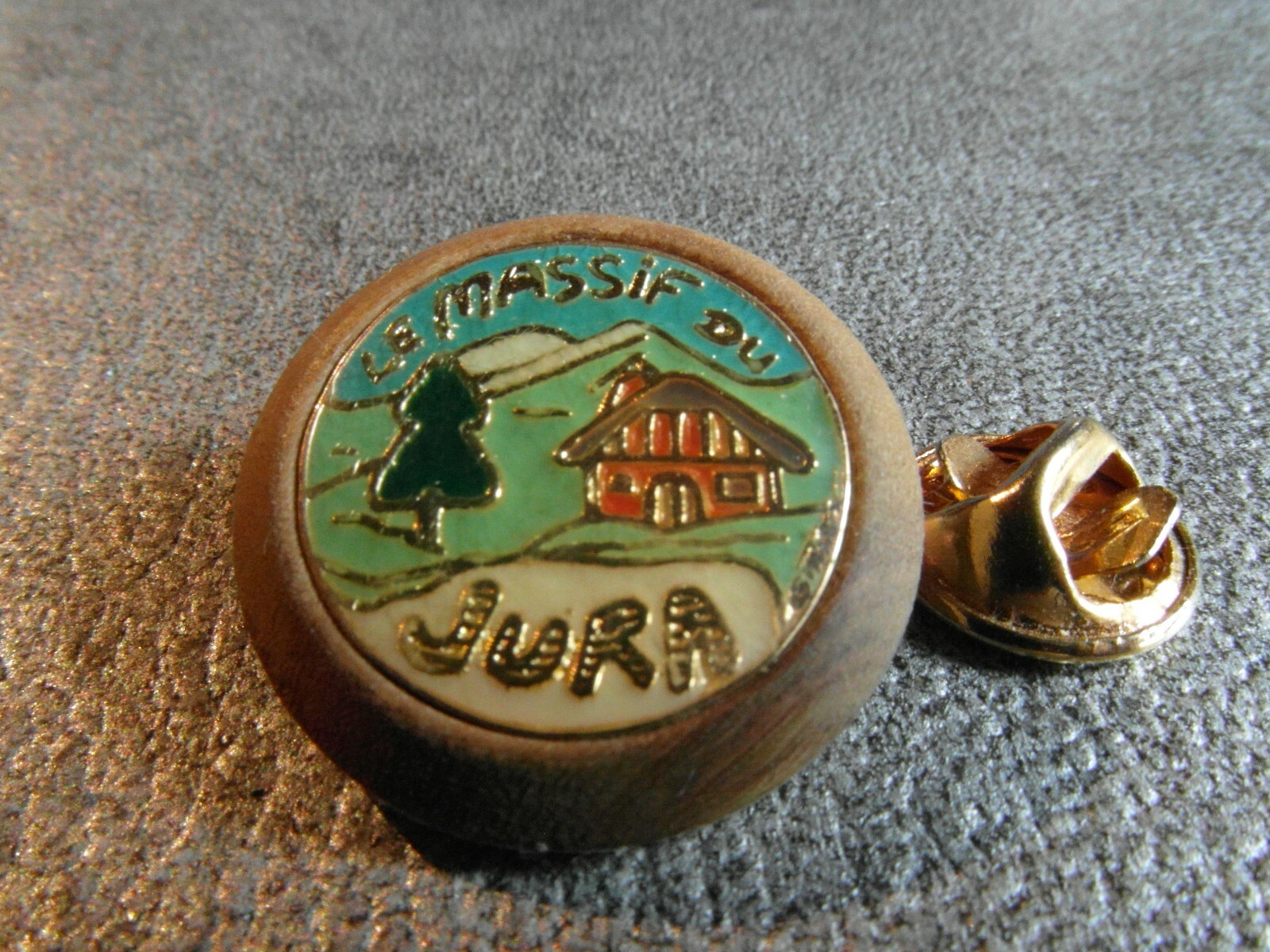 RARE PINS PIN'S - MASSIF DU JURA - SAPIN - MONTAGNE - CHALET - BOIS ...