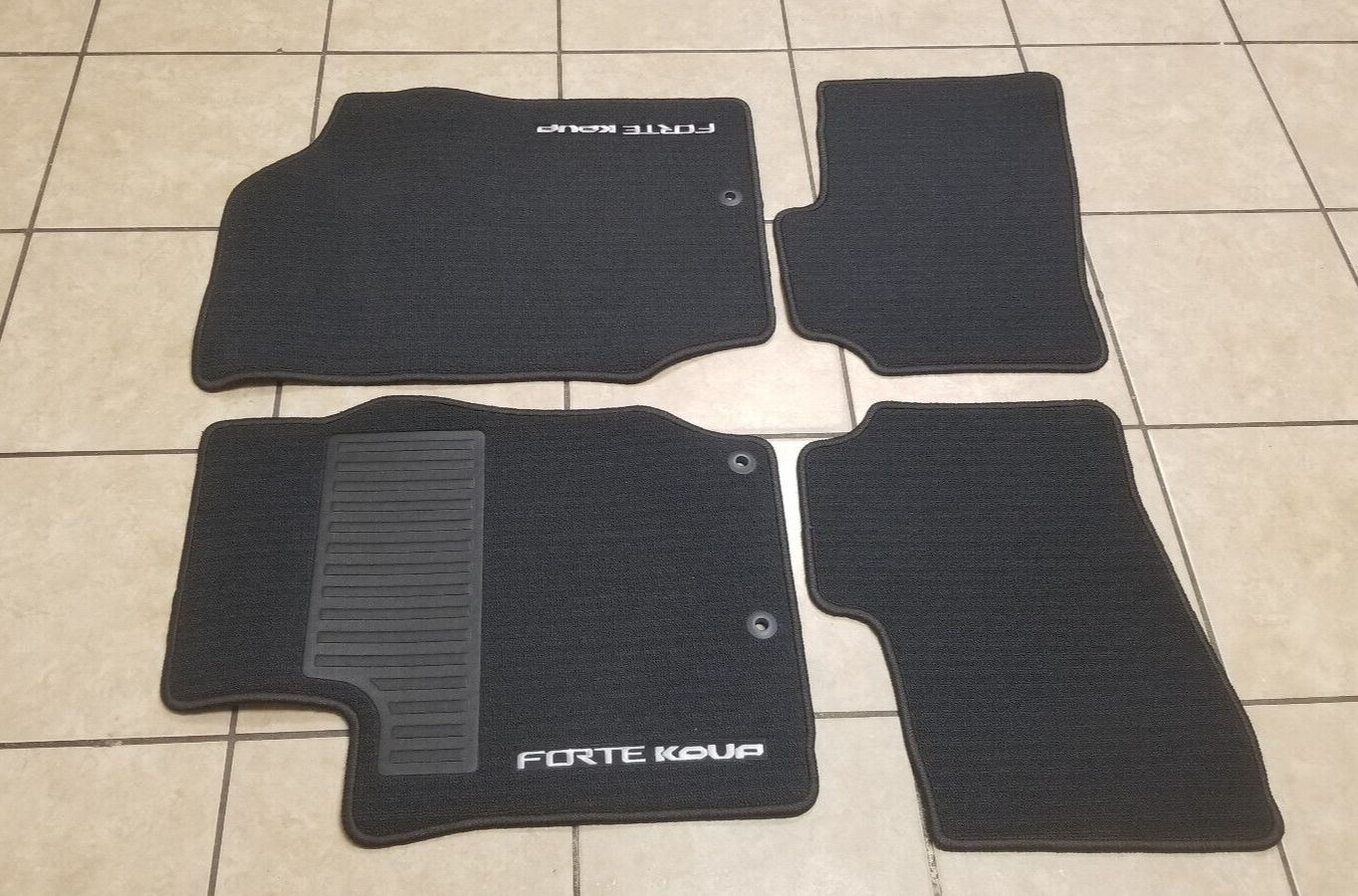 2009-2012 Kia Forte Koup 2DR Carpeted Floor Mat 4PC Set P8140-1M500WK ...