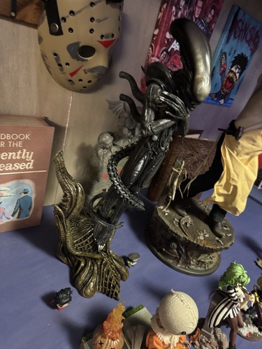 Sideshow Collectibles 200464 Alien Internecivus Raptus GK Model Statue ...