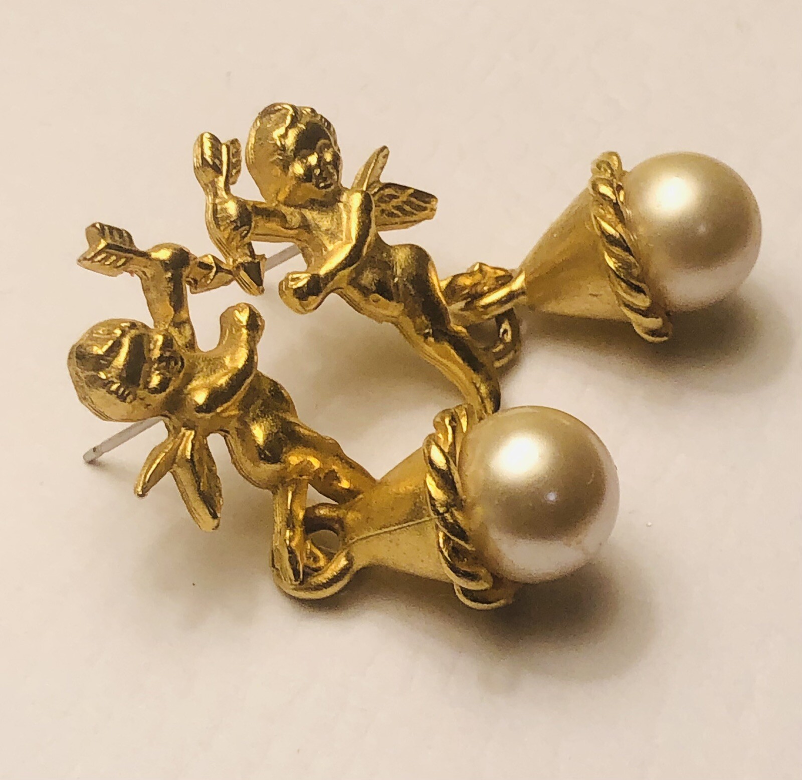 Jim Shore Yellow Gold Toned Angel Cherub Pearl Drop Push Back Putti ...