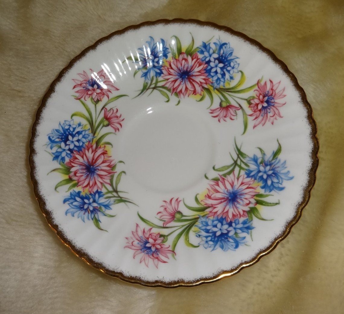 PARAGON FINE BONE CHINA BY APPOINTMENT TO HER MAJESTY THE QUEEN CUP ...