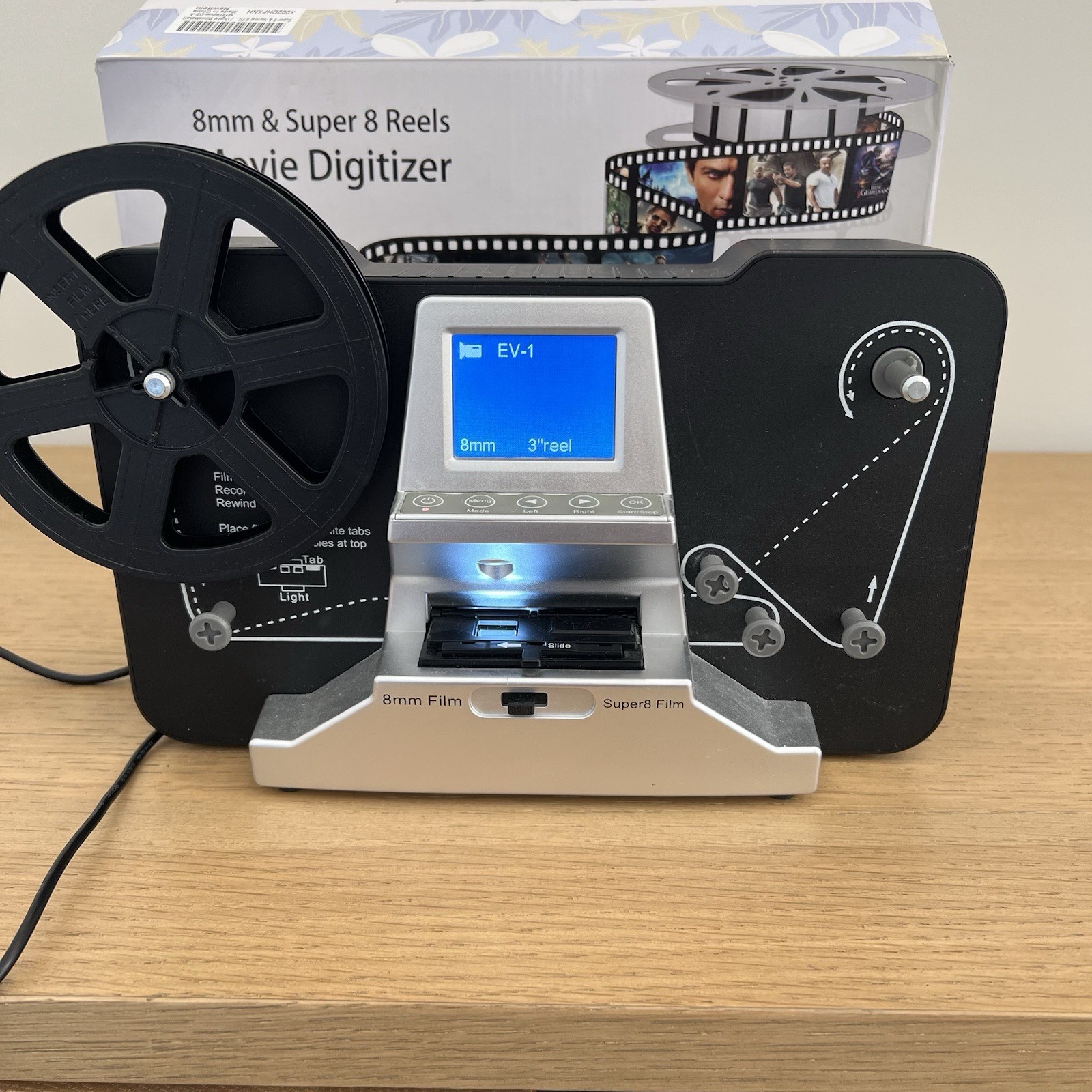 8mm Super 8 Movie Digitizer M127 5MP TV Out SDHC 2.4" LCD Film Scanner ...
