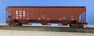 Kansas City Southern KCS-310585 4,750 Cu.Ft 3-Bay Covered Hopper HO ...
