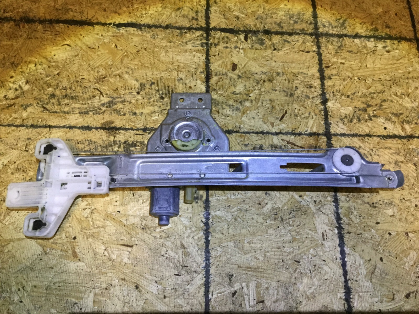 07 08 09 10 11 12 Dodge Caliber REAR WINDOW REGULATOR MOTOR PASS SIDE ...