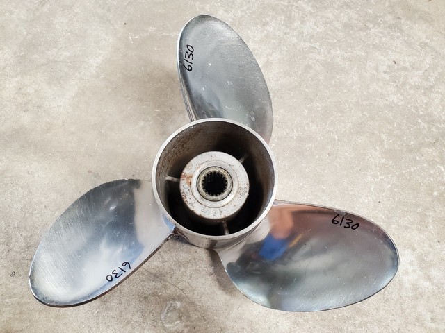 14 1/2" X 20P OMC RAKER STAINLESS PROP 3855142 FITS 15 SPLINE OMC ...