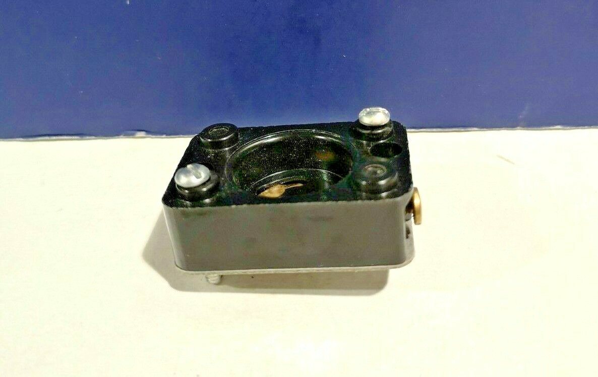 LEVITON Fluorescent Starter Base with Terminals 660W 250V 380 UL NEW ...