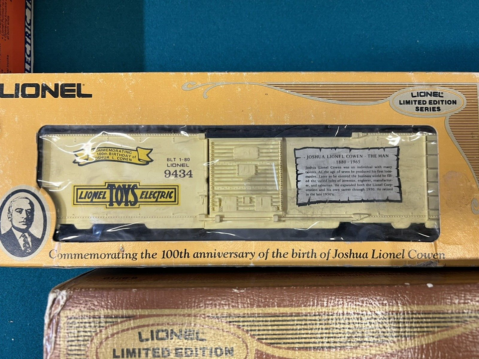 Lionel #6-8210 “Joshua Lionel Cowen” 4-6-4 Steam Loco With Box Cars And ...