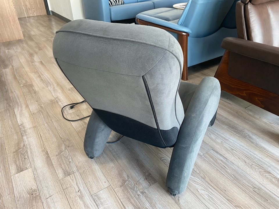 💥 Human Touch iJoy 100 Massage Chair Massaging Recliner - Gray Fabric ...