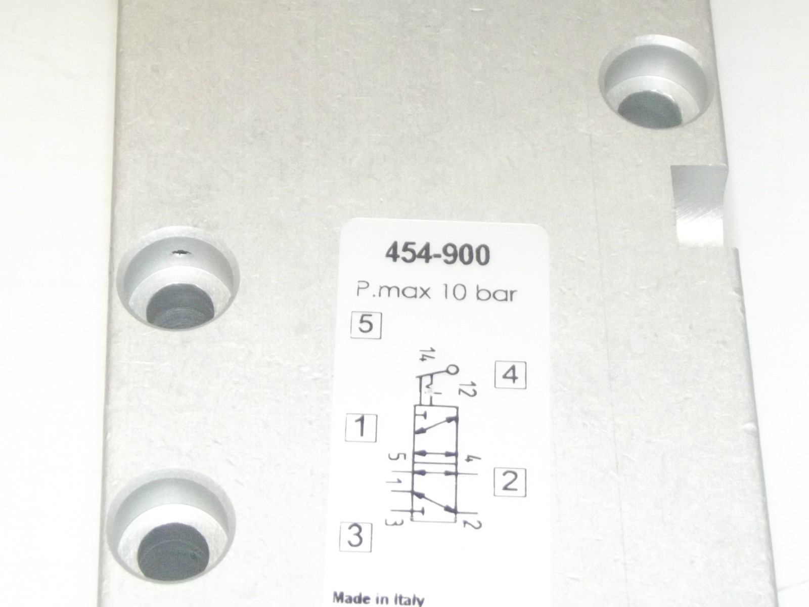 Camozzi 454-900, 5/2 ,1/4 Bsp Manuel Bi Stable Lever Valve, 2 Position ...