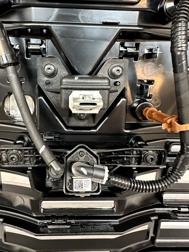 2024 GMC SIERRA 1500 DENALI CHROME GRILLE ASSY W/ CAMERA OEM PART ...