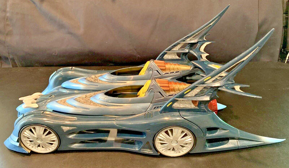 Mattel DC Batman 2-in-1 Batmobile & Robin Motorcycle w/ Bonus Action ...