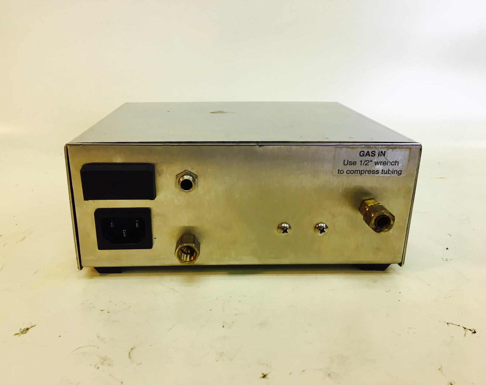 Terra Universal Inc. Series 200 Automatic Liquid / Paste Dispenser | eBay