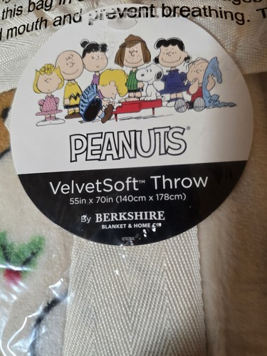 BERKSHIRE VelvetSoft 55"x70" SNOOPY PEANUTS GANG BLANKET CHRISTMAS *NEW ...